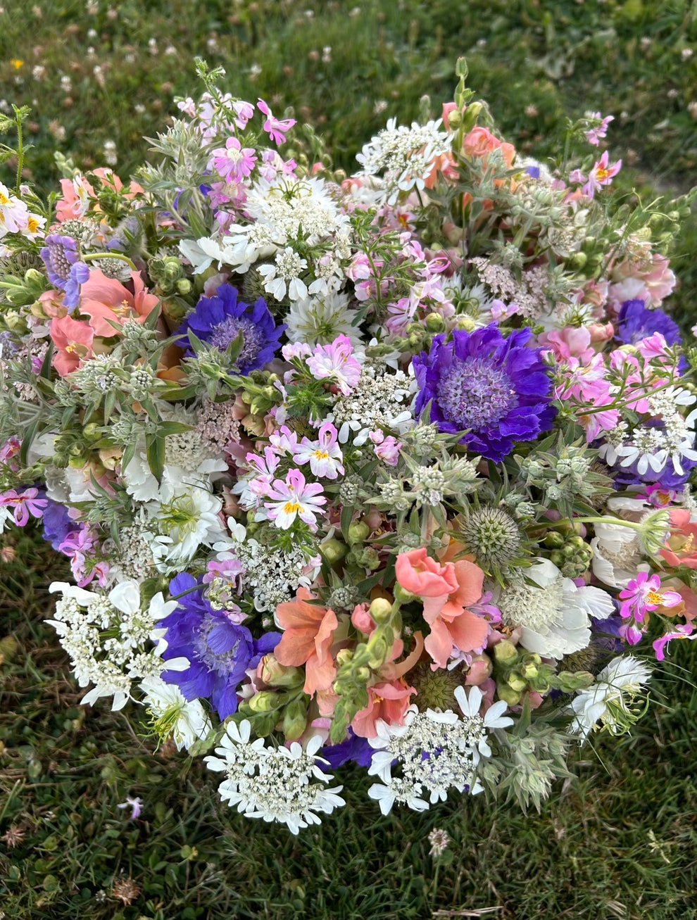 The Miss Stacy Bouquet – The Farmhouse Flower Farm